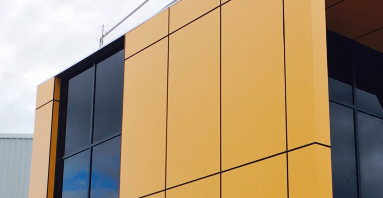 Fachada em ACM em Curitiba